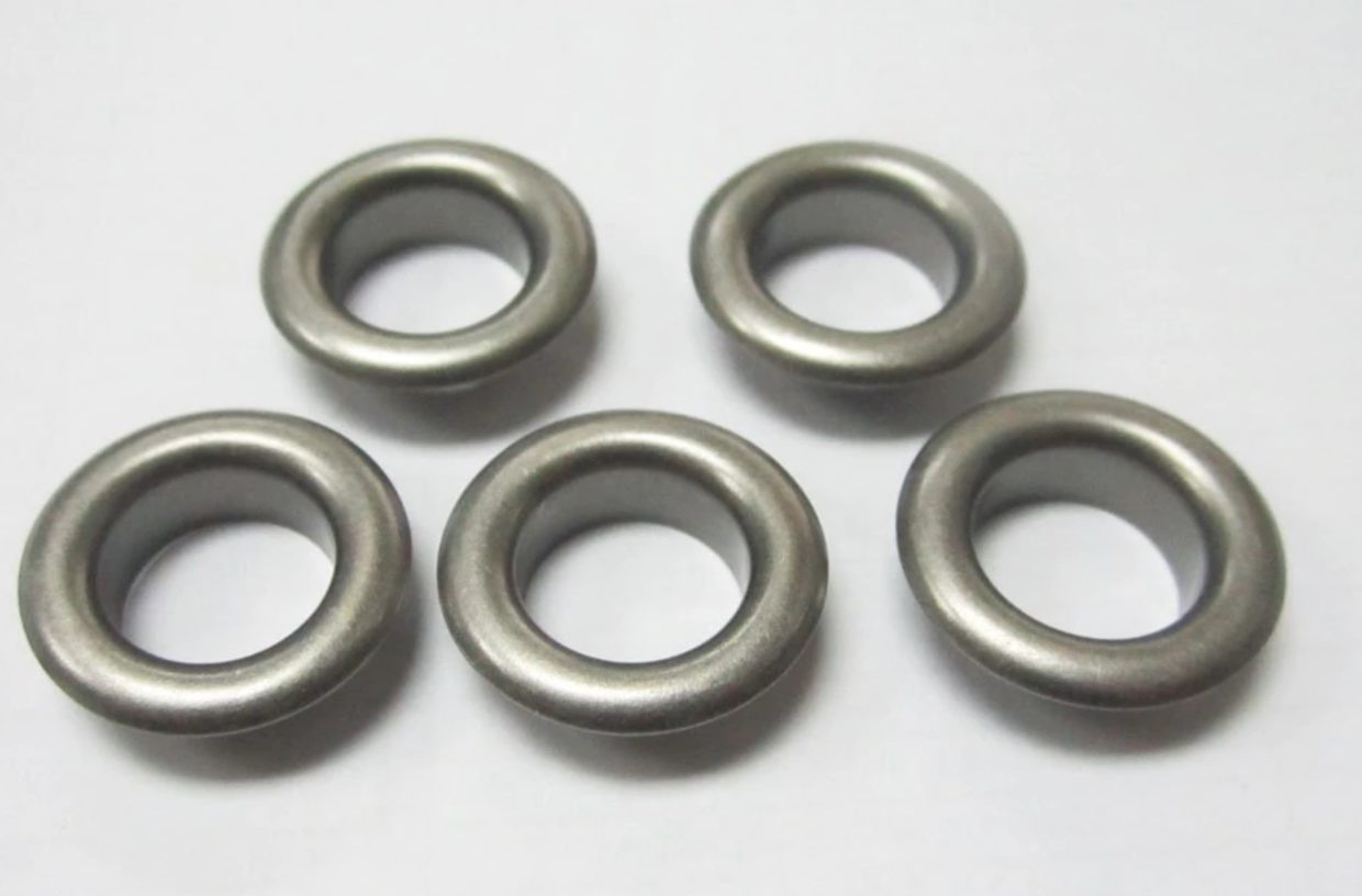 Difference Between Eyelet and Grommet - The Washington Note