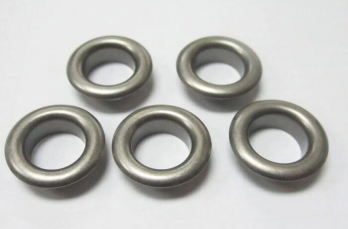 Difference Between Eyelet and Grommet - The Washington Note