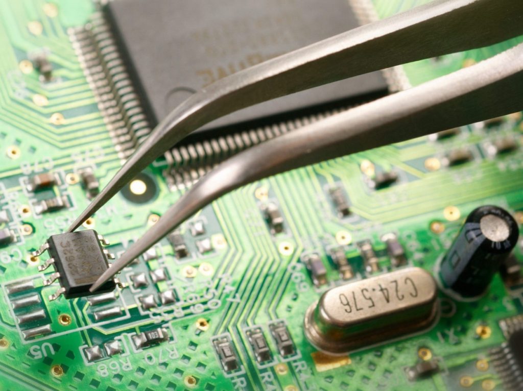 6 Common Materials Used in PCB Manufacturing - The Washington Note