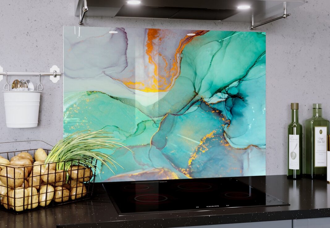 Splash of Personality: Colored Glass Splashbacks Bring Life to ...