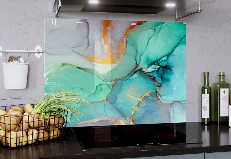 Splash of Personality: Colored Glass Splashbacks Bring Life to ...
